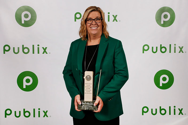 Publix Presents Managers With Jenkins, President’s Awards