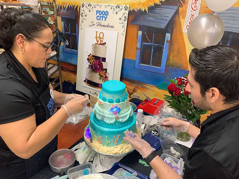 Food City Bakery Artists Showcase Talent In Cake Decorating Competition