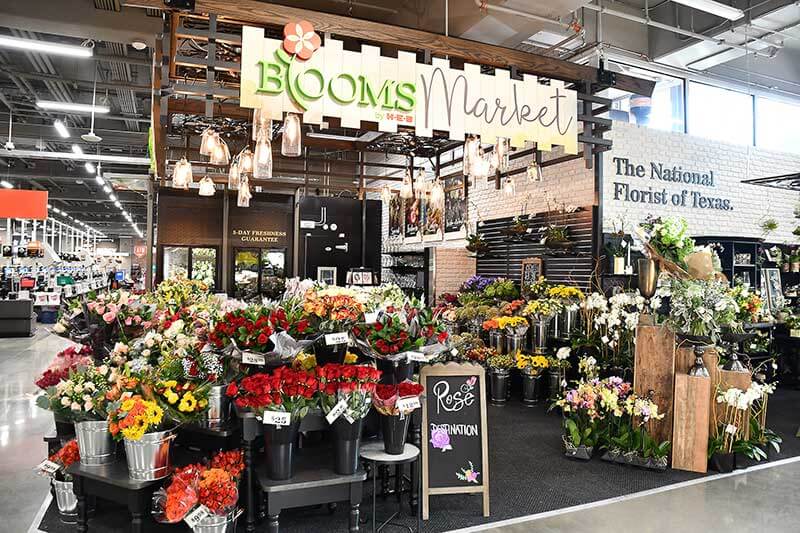 H-E-B Opens Its Buffalo Heights Store, First In Mixed-Use Development