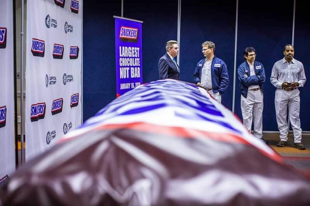Mars Wrigley Seeks Guinness World Record For Largest Snickers Bar