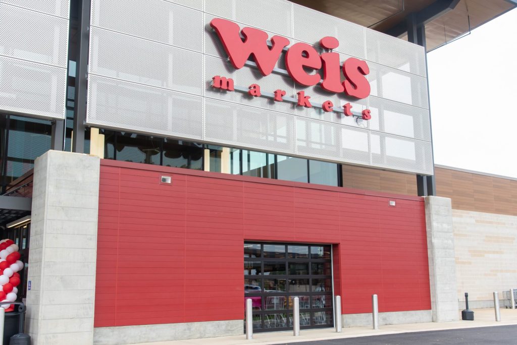 Weis Markets Celebrates Grand Opening In Charlotte Hall, MD