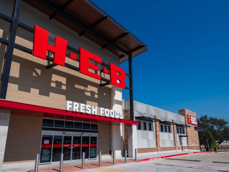 H-E-B Opens Store Near UTSA's Main Campus