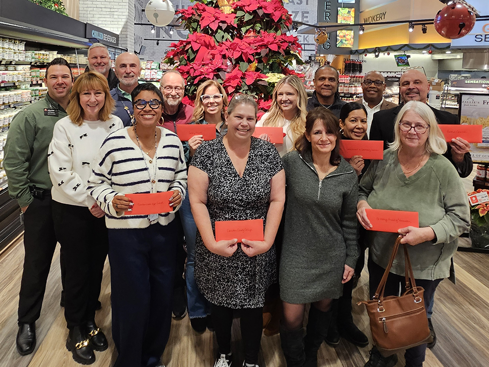 ShopRite Donates Gift Cards To Local Food Pantries